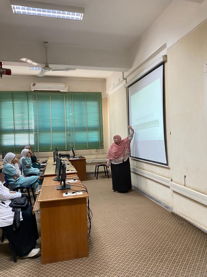 Photos from a workshop on how to activate the online course | Faculty ...