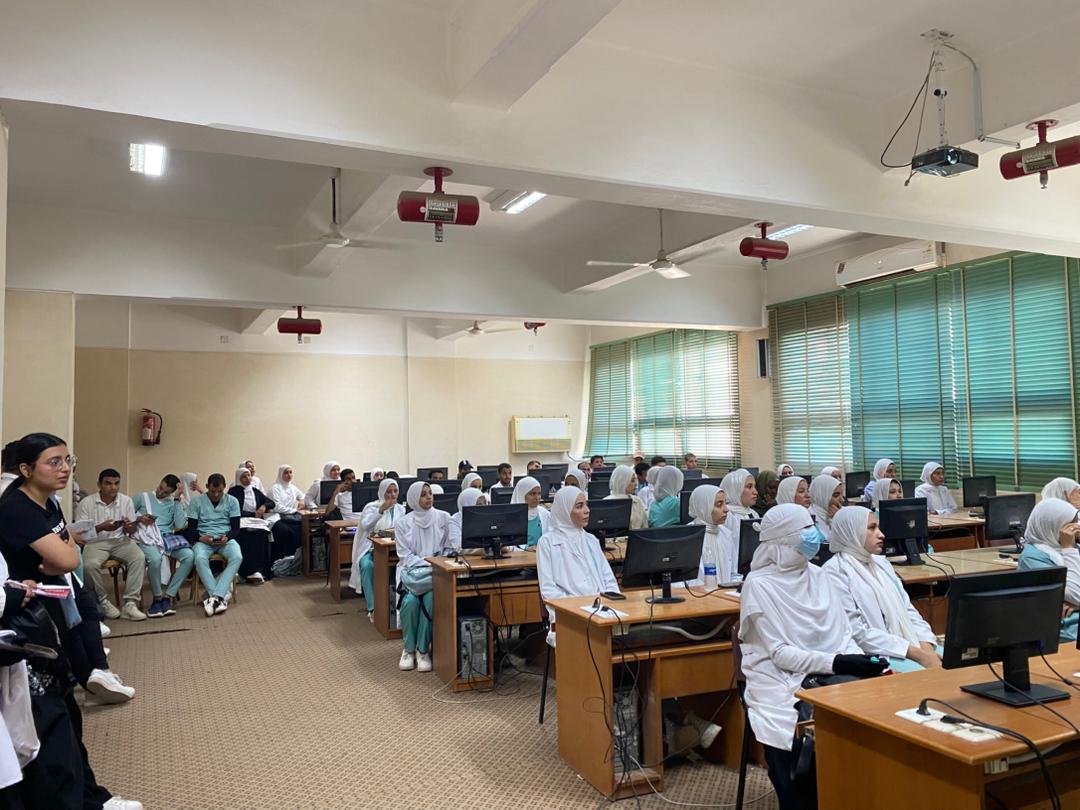 Photos from a workshop on how to activate the online course | Faculty ...